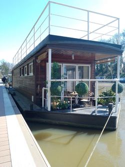Houseboats for sale UK, used house boats, new houseboat sales, free ...