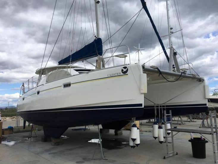 Robertson and Caine Leopard 40 for sale UK, Robertson and Caine boats ...